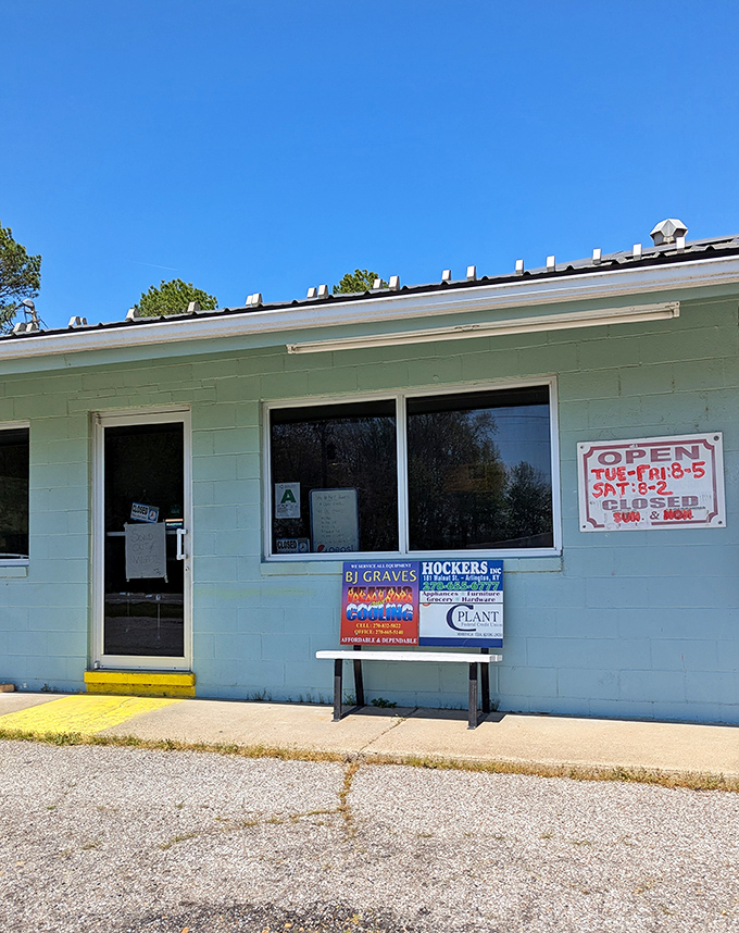 Limited hours posted on the door &ndash; the universal sign of a place that sells out daily. Early bird gets the pork!