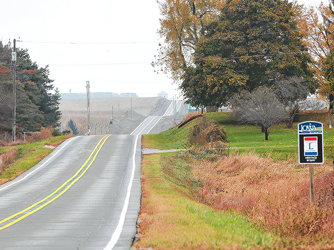 America's original road trip route takes you through landscapes that haven't changed much since Model Ts puttered by.