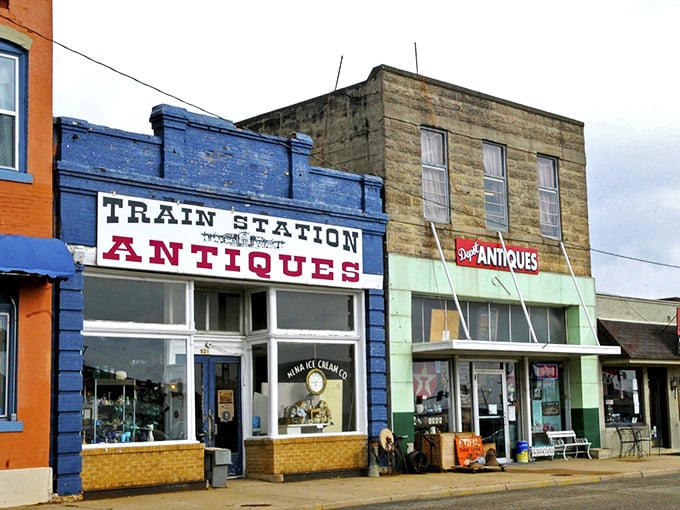 These Ouachita foothills cradle a downtown where every storefront tells a story of resilience.