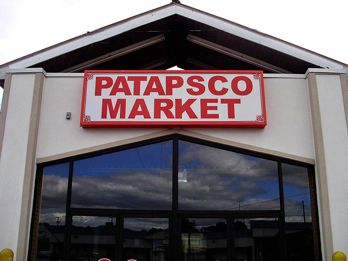 Outside this classic flea market, the red-lettered sign hints at the organized chaos and serious bargain hunting waiting inside every day.