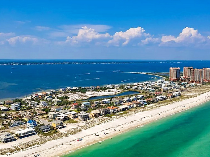 Sun-drenched and budget-friendly! Pensacola's powdery white beaches offer postcard views without emptying your wallet.