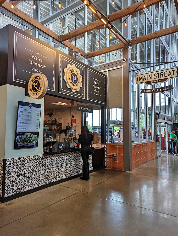 Modern meets traditional where string lights create the perfect ambiance for some seriously good Southern comfort food.