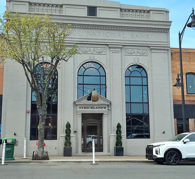 From storing money to serving mouthwatering steaks – now that's what I call a successful career change for a building.