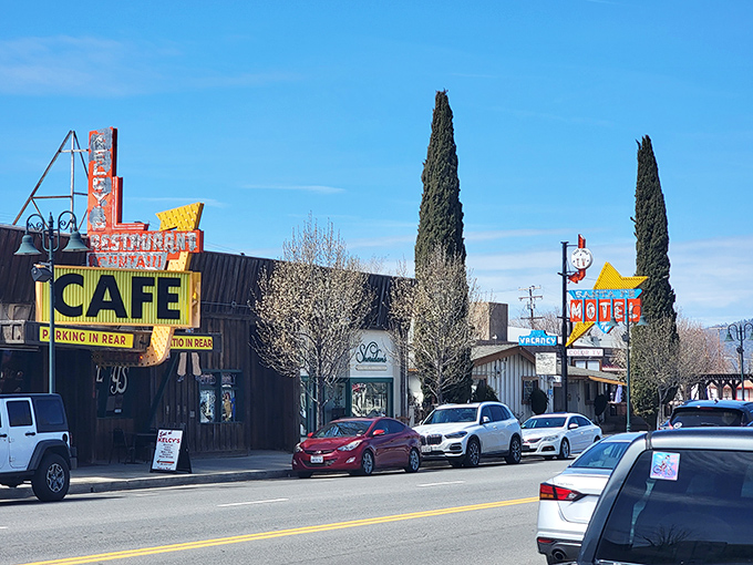 Classic roadside cafes and vintage motels line these streets, serving up nostalgia with surprisingly reasonable price tags.