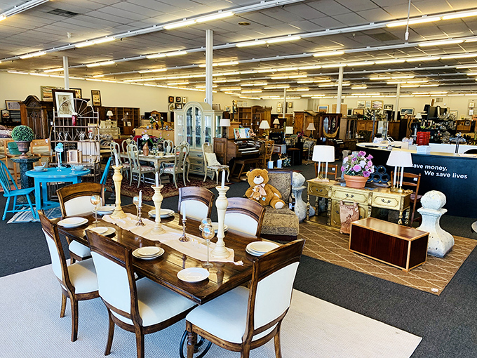 Dining in style doesn't require a second mortgage. This elegant table setting at The Other Side proves secondhand can be first-class.