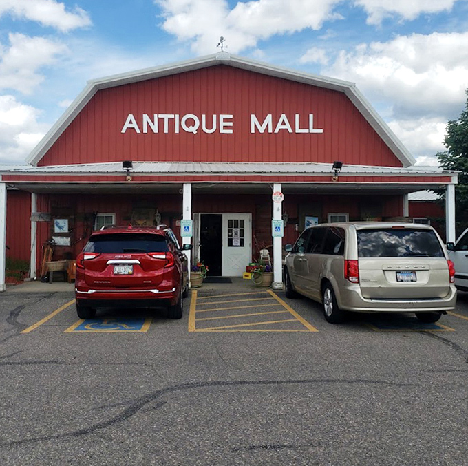 Part museum, part time machine. The Wisconsin Dells Antique Mall connects visitors to the past through its extensive vintage collections.