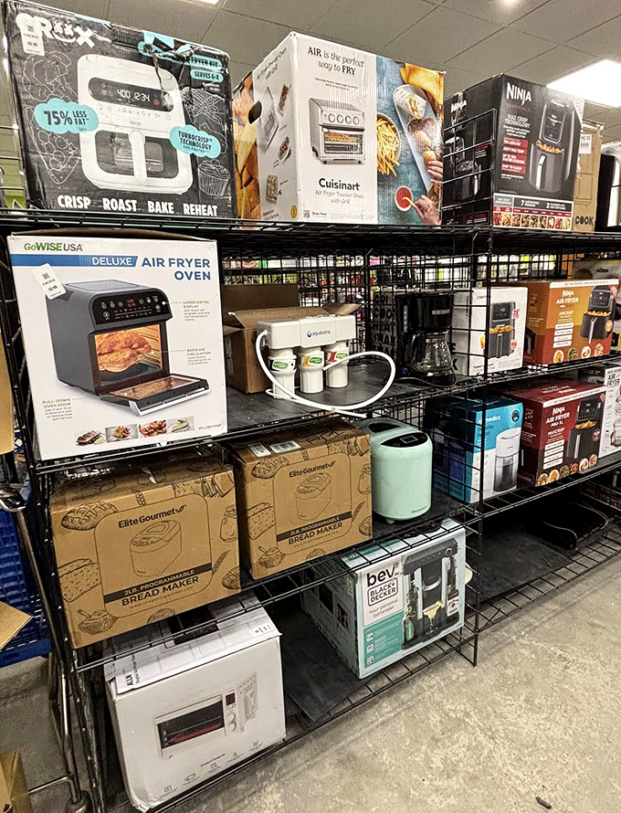Kitchen gadget heaven! Where bread makers and air fryers come for their second chance at culinary glory.