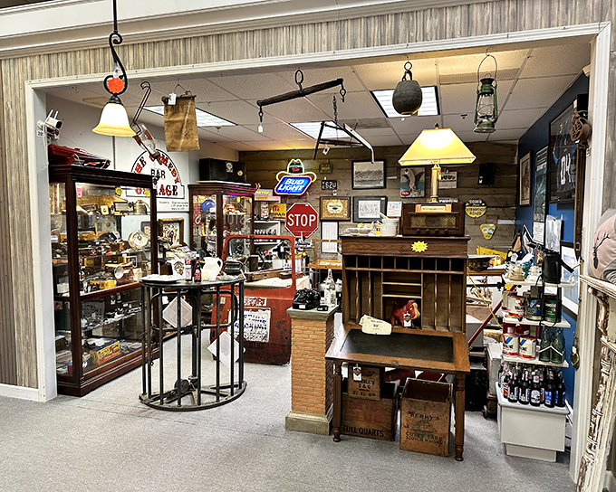 Vintage advertising heaven! This booth is what would happen if Don Draper's office exploded and reassembled itself in Georgia.