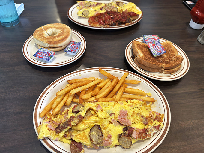 Breakfast spreads like this make you understand why people invented the phrase "worth getting out of bed for." That omelet could feed a small family&mdash;or one very determined retiree. 