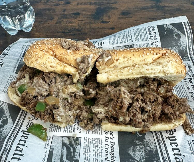 This isn't just a sandwich; it's a masterpiece of meat and cheese, where every bite delivers that perfect harmony that makes you close your eyes involuntarily.