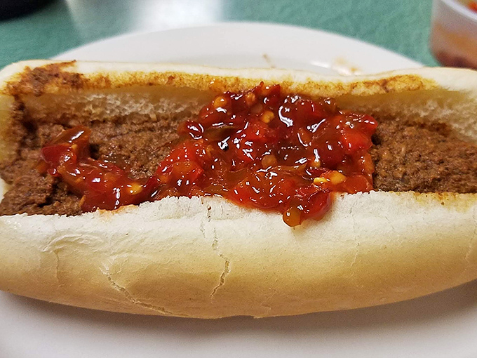 Behold the chili dog that launched a thousand satisfied sighs and happy returns.