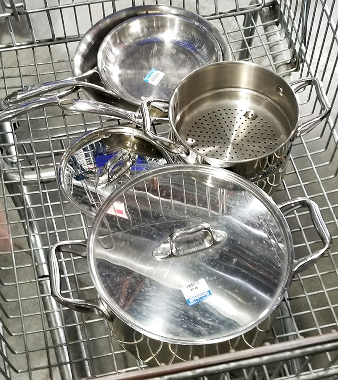 Kitchen gold mine! Professional-grade cookware at amateur prices—Julia Child would approve of these stainless steel beauties.
