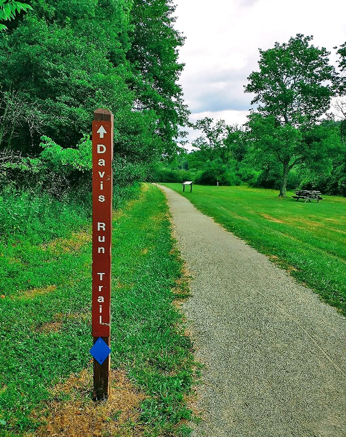 The Davis Run Trail beckons with its "follow me" charm. Like a good mystery novel, you can't help but wonder what's around the bend.