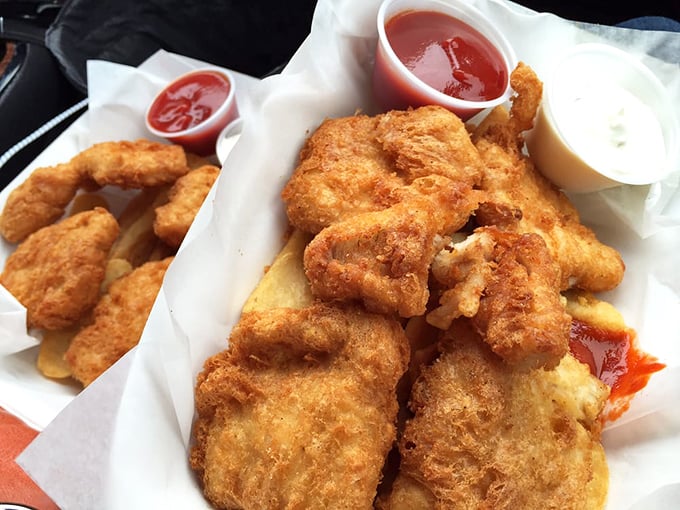 The main event arrives in a humble paper basket, but don't be fooled &ndash; this is seafood royalty disguised as casual fare.