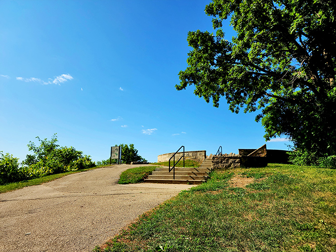 The path to panoramic views requires a bit of effort, but Garvin Heights rewards climbers with a postcard-perfect vista of the entire river valley.