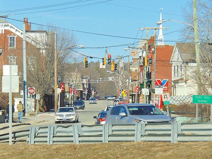 Main Street offers all the essentials without big-city traffic jams. Here, rush hour means three cars waiting at the light. 