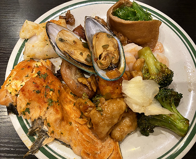 The plate that launched a thousand diets-be-damned declarations. Salmon, mussels, shrimp, and vegetables coexist in perfect harmony on this seafood symphony.