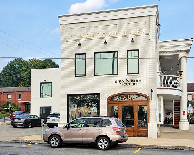 Onyx and Ivory Boutique proves small-town shopping can be chic without the big-city attitude or wallet-emptying prices.
