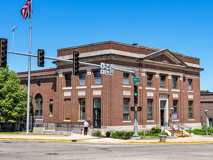 Princeton's historic post office doesn't just deliver mail&mdash;it delivers a masterclass in early 20th century civic architecture with its stately columns and brick fa&ccedil;ade.