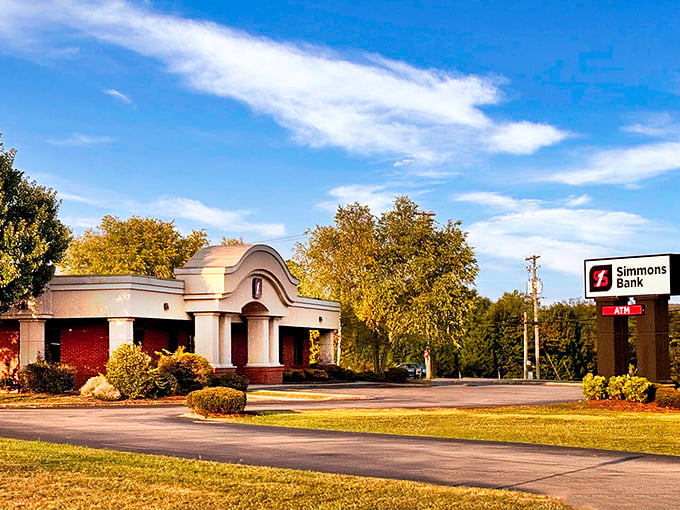 Simmons Bank's architecture blends modern convenience with small-town charm &ndash; banking shouldn't be beautiful, but somehow Sweetwater makes it so.