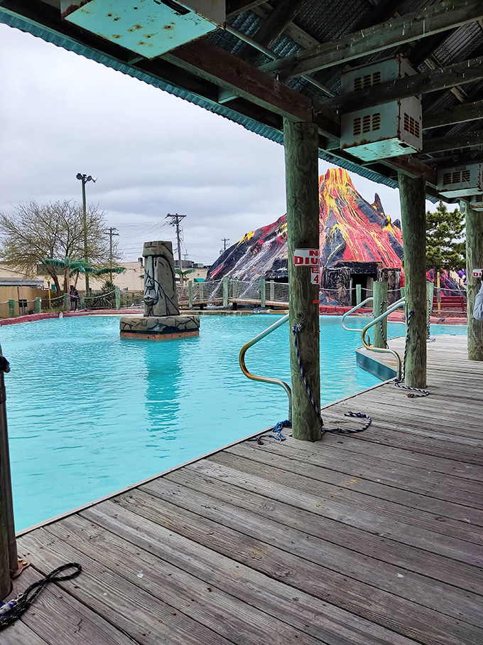 This appears to be a water attraction near the outlets, where shoppers can cool off after a marathon bargain hunt.