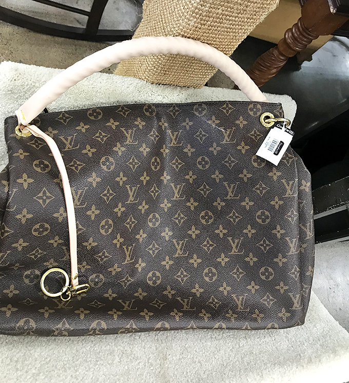 Designer dreams don't die at retail prices. This Louis Vuitton bag proves luxury can be accessible when you know where to hunt.
