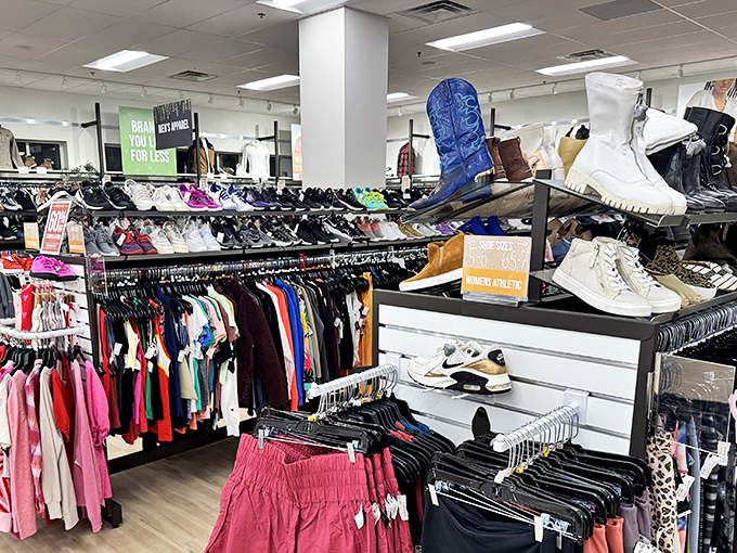 Treasure hunters rejoice! Uptown Cheapskate's meticulously organized racks make finding your next fashion steal as satisfying as discovering the last cookie in the jar.