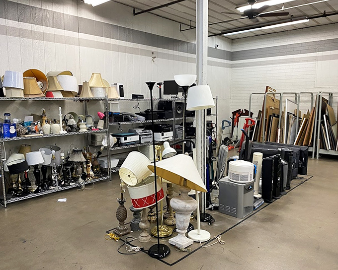 Lamp heaven! From mid-century modern to "what were they thinking?" Every illuminating possibility stands ready to brighten your home and your wallet.