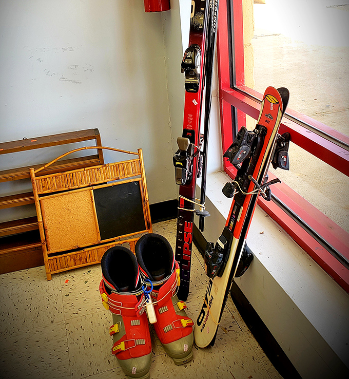 Winter sports equipment that lets you hit the slopes without the financial avalanche. Previous owner's adventure becomes your budget-friendly opportunity.