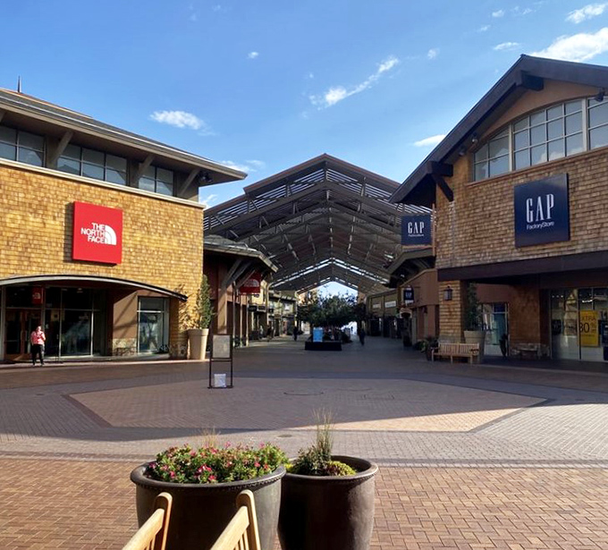 The North Face and Gap anchor this stretch like fashionable bookends, making preppy meets athletic suddenly make perfect sense.