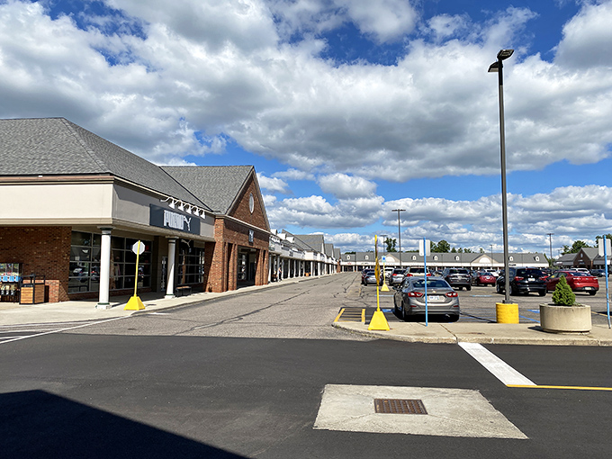 A sunny day at the outlets reveals the clean lines and ample parking that make this shopping destination so accessible.