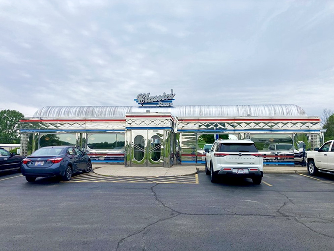 Hot dogs, breakfast, milkshakes, and pies &ndash; 62 Classics' Diner advertises life's essentials right on the window.