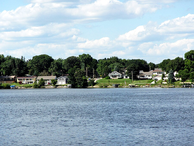 Albert Lea's lakefront homes sit pretty like they're posing for a "retirement dreams come true" magazine cover.