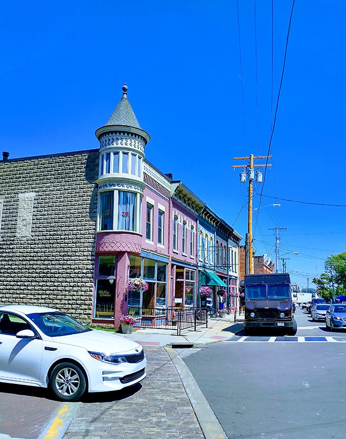 Ashtabula's pink corner turret is the architectural equivalent of that one friend who refuses to be boring&mdash;and we love them for it. 