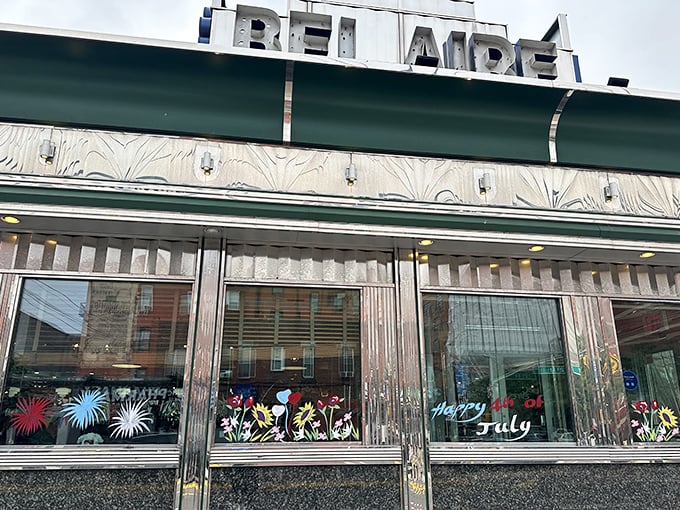Bel Aire's chrome and glass exterior screams "classic American diner" from every gleaming surface.