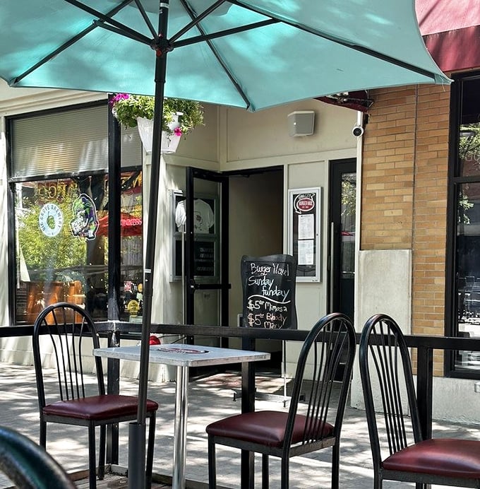 College town charm meets serious burger business in this inviting downtown Des Moines gem. 