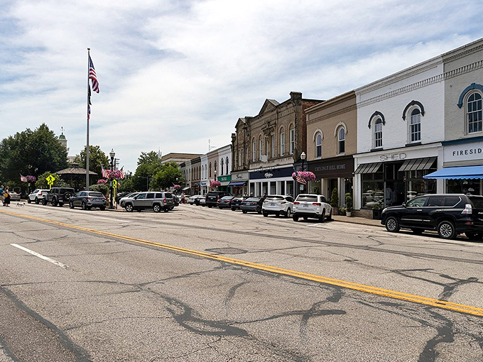 Chagrin Falls' downtown square looks like it was designed specifically for postcard photographers. Small-town America at its picture-perfect best!