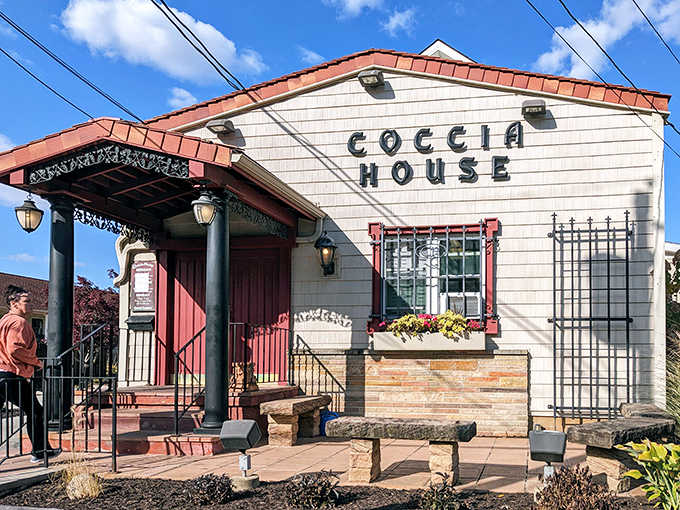 Coccia House looks like Grandma's place - if Grandma made the thickest, cheesiest pizza this side of the Mississippi.