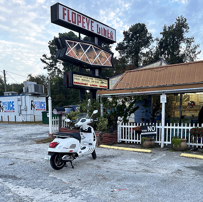 Small-town diners like this prove that the best flavors often come from the most unassuming places. 
