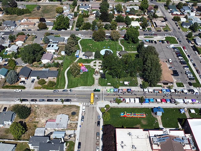 Fruitland's charming downtown strip has all the essentials without the big-city price tag. Budget-friendly and beautiful!