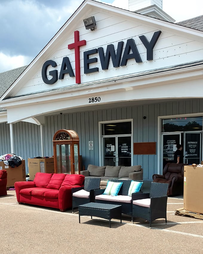 Gateway's outdoor furniture display turns shopping into a preview party - test before you buy, brilliant strategy!