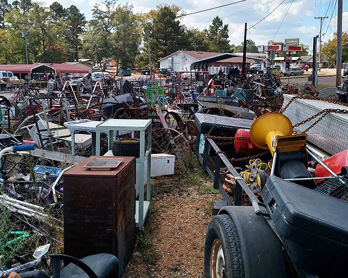 Hilltop Flea Market's open-air simplicity is where country charm meets bargain hunting under the Tennessee sky.