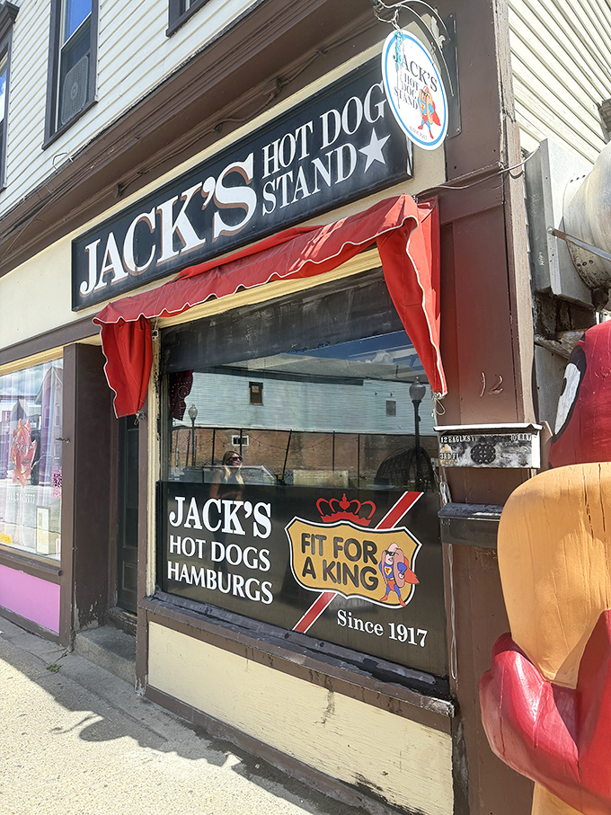 This narrow storefront has been "fitting kings" with perfect dogs for over a century &ndash; no castle required.