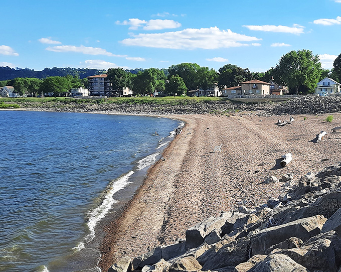 Lake City's shoreline offers million-dollar views on a Social Security budget. Mother Nature doesn't charge admission!