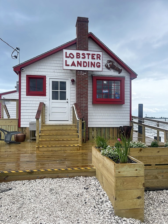 Lobster Landing looks like it was plucked straight from a coastal postcard. Authenticity you can taste.