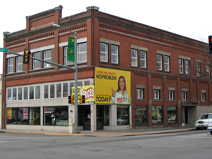 Pasco's civic center stands proud like a well-stocked pantry, ready to serve the community's every need.