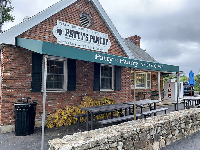 Patty's Pantry looks like a storybook cottage, but instead of gingerbread, you'll find some of Connecticut's finest fried chicken. 