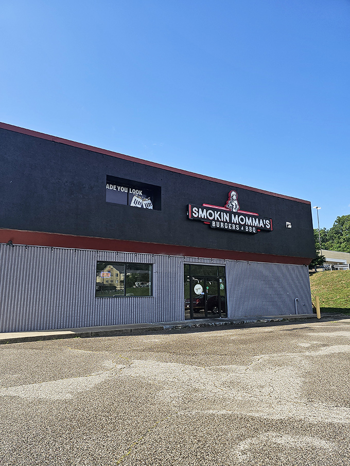 Smokin Momma's industrial-chic exterior is like a poker face hiding a royal flush of flavor. Don't judge this BBQ book by its cover!