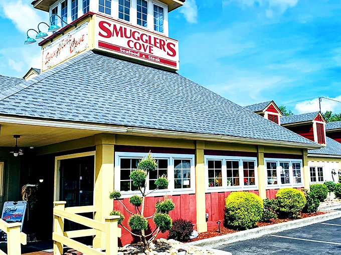 Smuggler's Cove brings New England charm to the Poconos &ndash; no smuggling required for these seafood treasures!