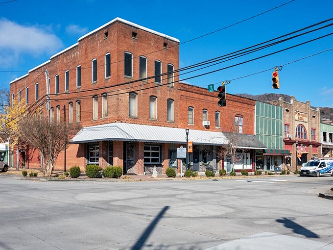 South Pittsburg's downtown: where cast iron isn't just for cooking, it's a way of life.